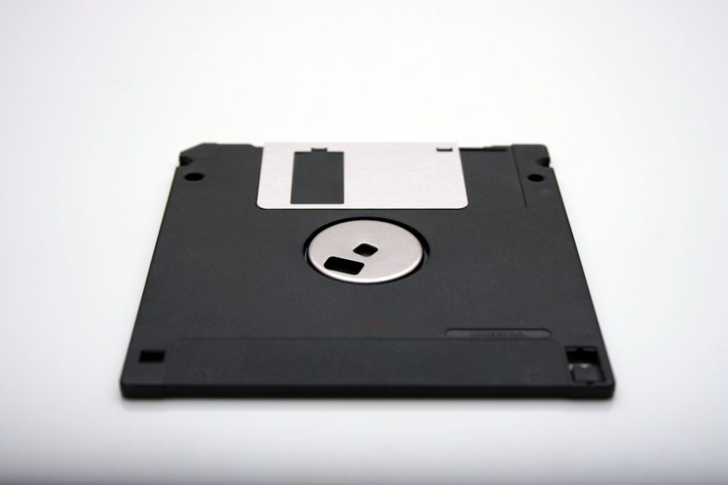 Floppy Disk Save Icon: Skeuomorphism in UI » 3 Easy Methods